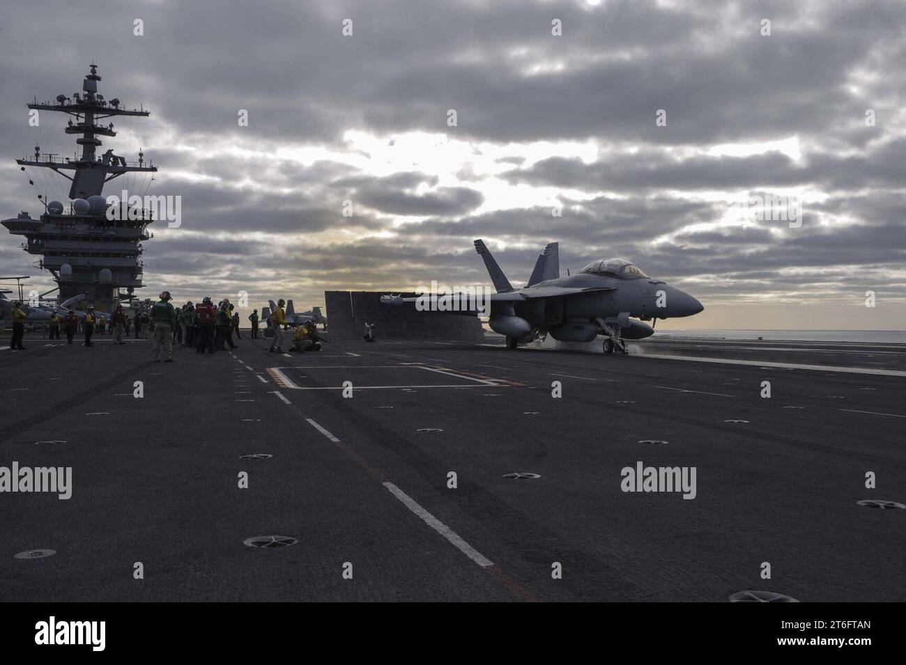 USS Theodore Roosevelt action 150318 Stock Photo - Alamy