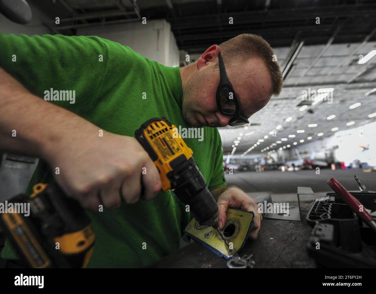 USS Theodore Roosevelt operations 151008 Stock Photo - Alamy