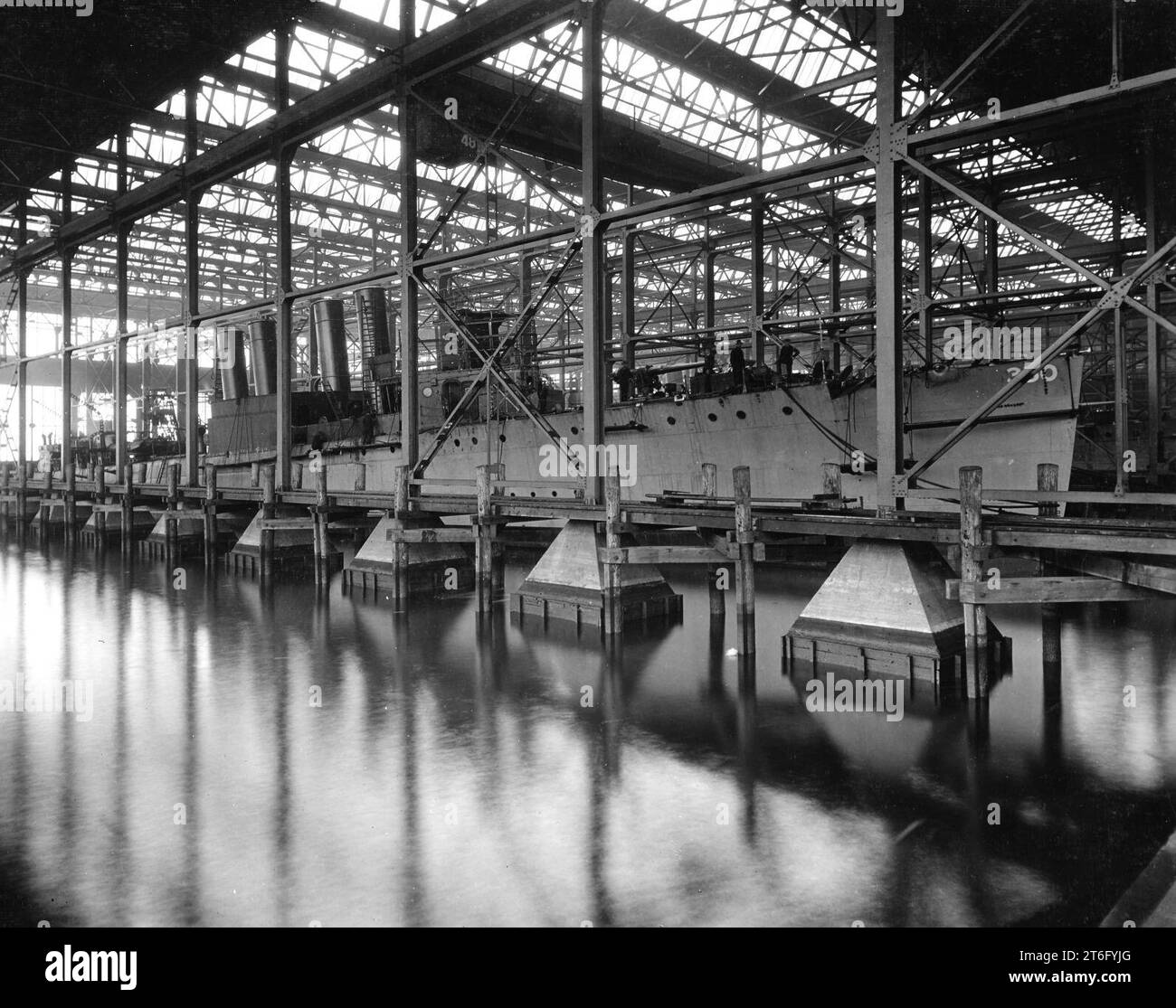 USS Thornton (DD-270) fitting out at the Bethlehem Shipbuilding ...