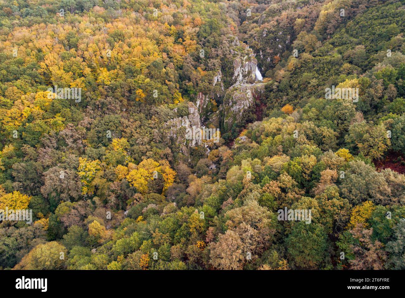 Aerial view flowing river mountain hi-res stock photography and images ...