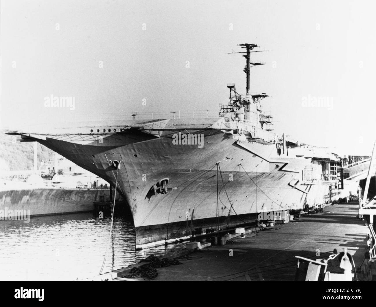 USS Ticonderoga (CVS-14) arrives at Tacoma to be scrapped c1975 Stock ...