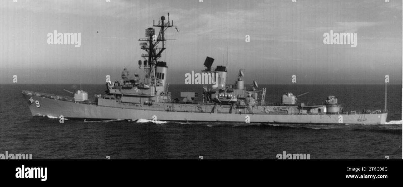 USS Towers (DDG-9) underway in 1976 Stock Photo - Alamy