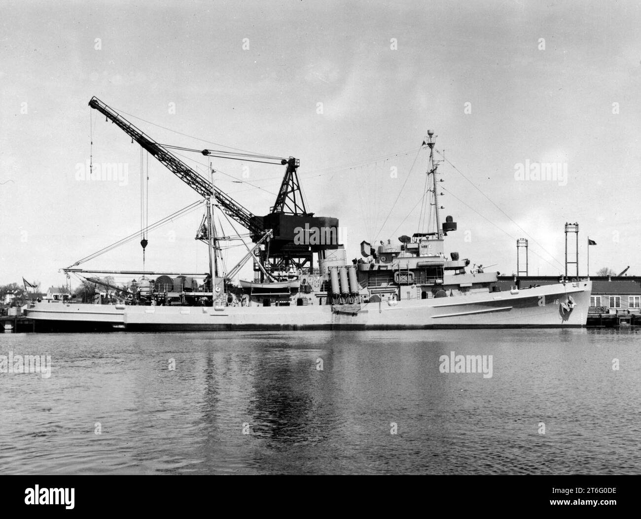 USS Tringa (ASR-16) in port, in April 1949 (7576774 Stock Photo - Alamy