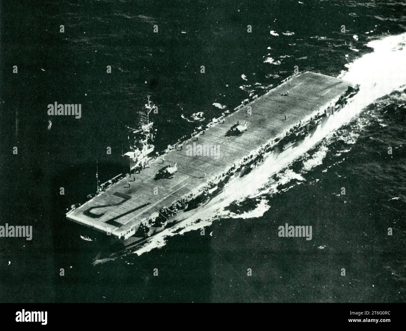 USS Tulagi (CVE-72) underway at sea, circa in 1944 (6852350 Stock Photo ...