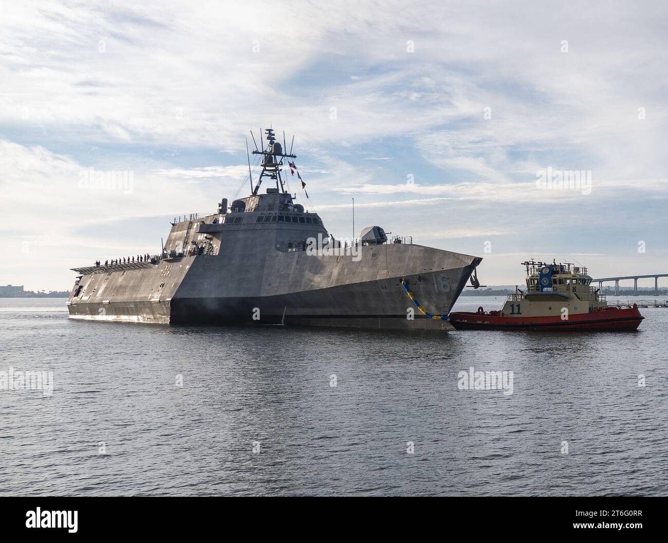 USS Tulsa (LCS-16) arrives at San Diego on 21 November 2018 Stock Photo ...