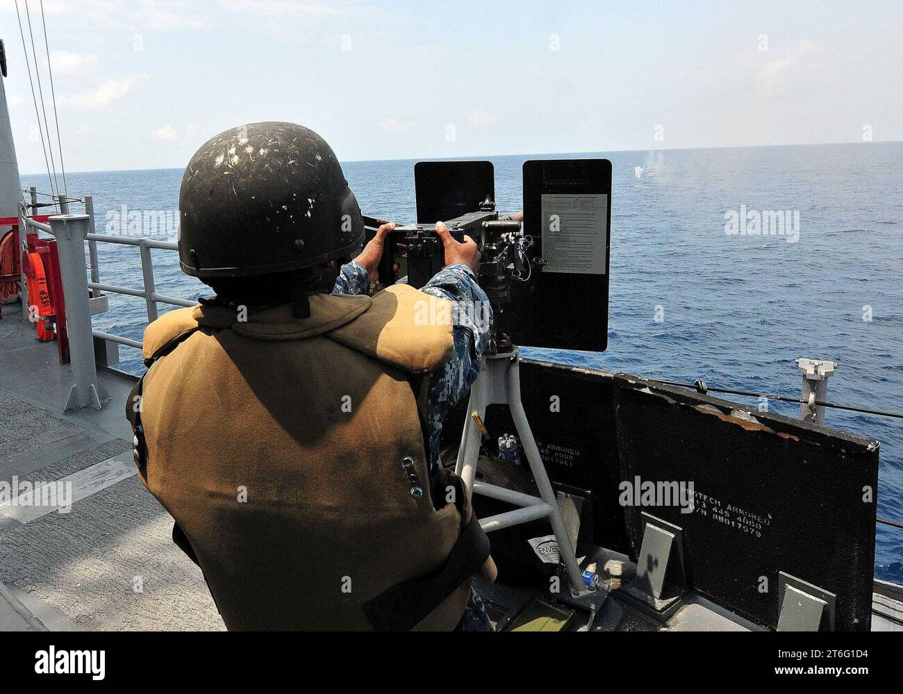 USS Underwood underway 120428 Stock Photo - Alamy