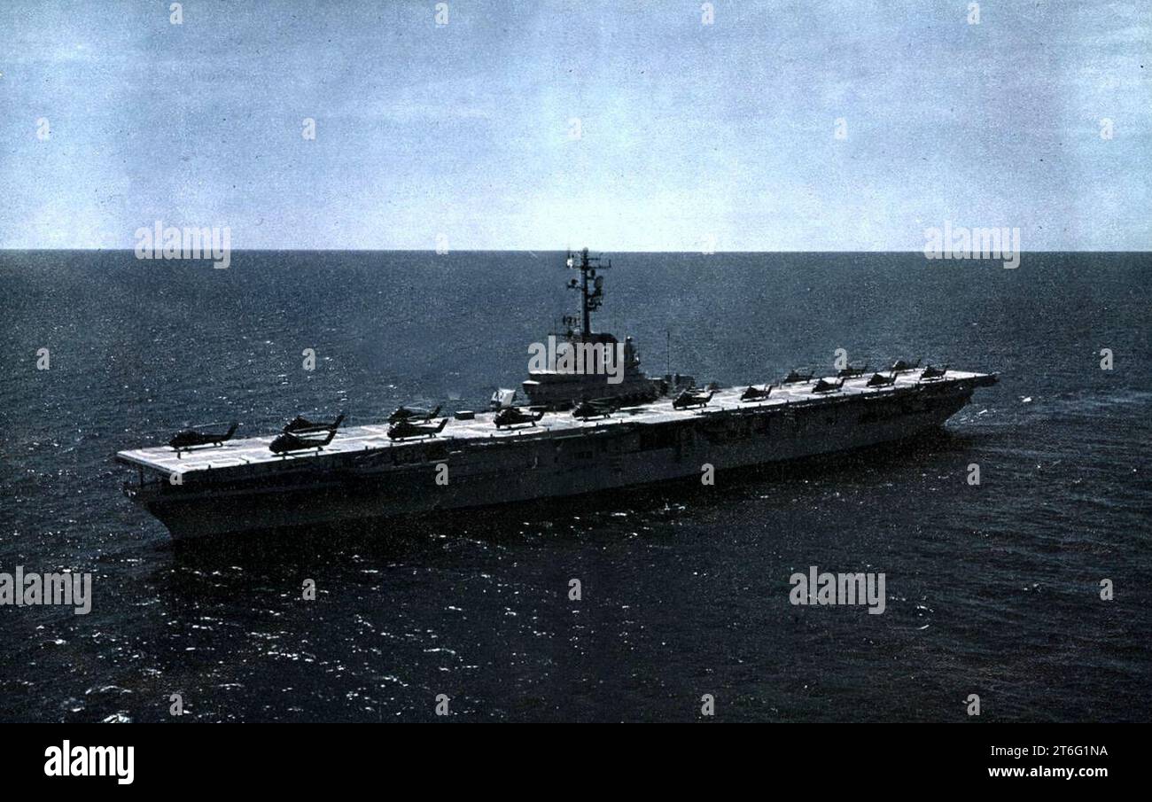 USS Valley Forge (LPH-8) underway at sea, circa in 1965 Stock Photo - Alamy