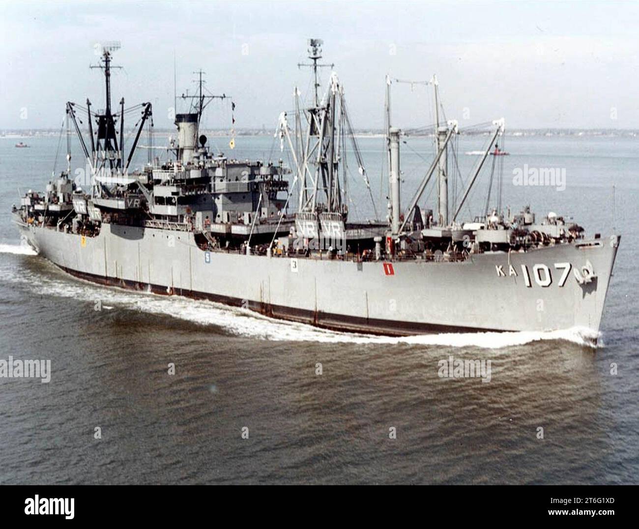 USS Vermilion (AKA-107) underway on 15 July 1963 (KN-9103 Stock Photo ...