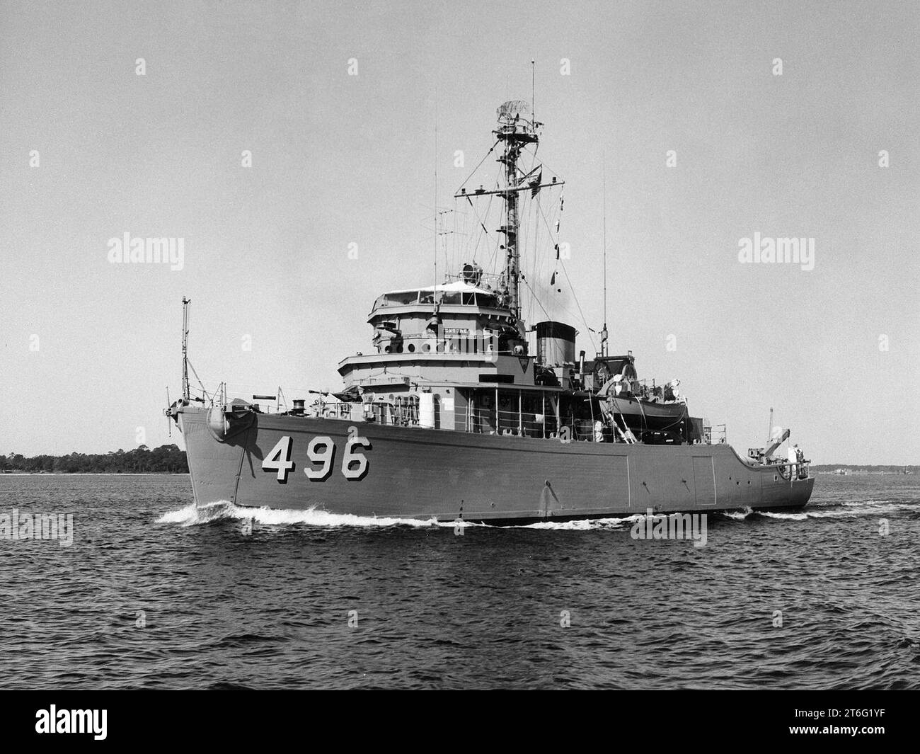 USS Venture (MSO-496) underway in 1966 Stock Photo - Alamy