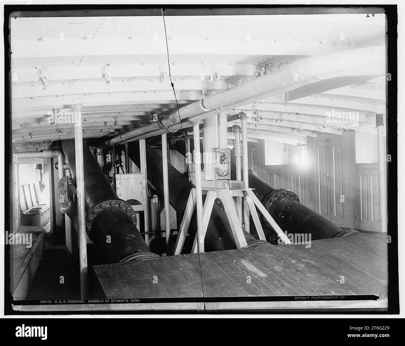 Uss vesuvius hi-res stock photography and images - Alamy