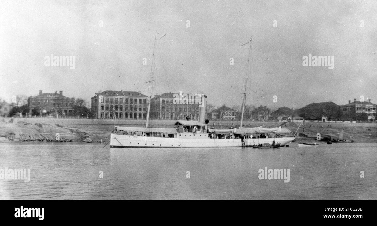 USS Villalobos (PG-42) at Yichang, China, in the 1920s Stock Photo - Alamy