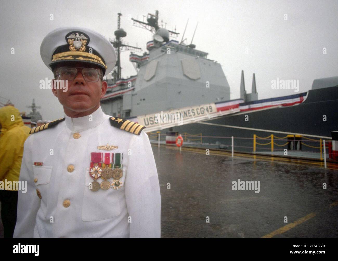 Uss vincennes hi-res stock photography and images - Alamy