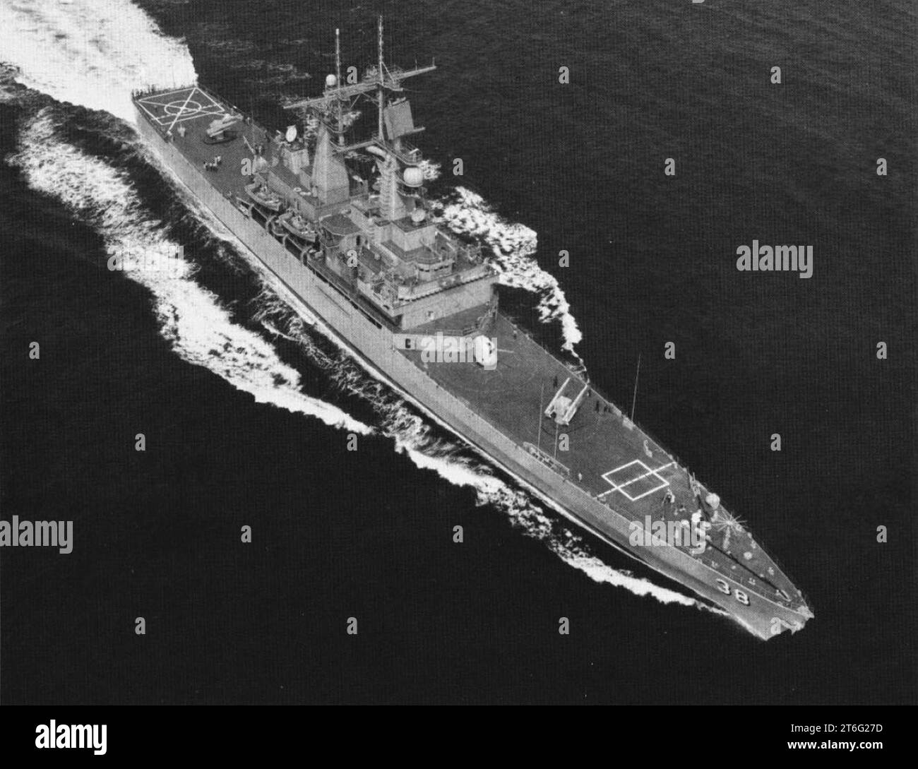 USS Virginia (CGN-38) underway before 1984 Stock Photo - Alamy