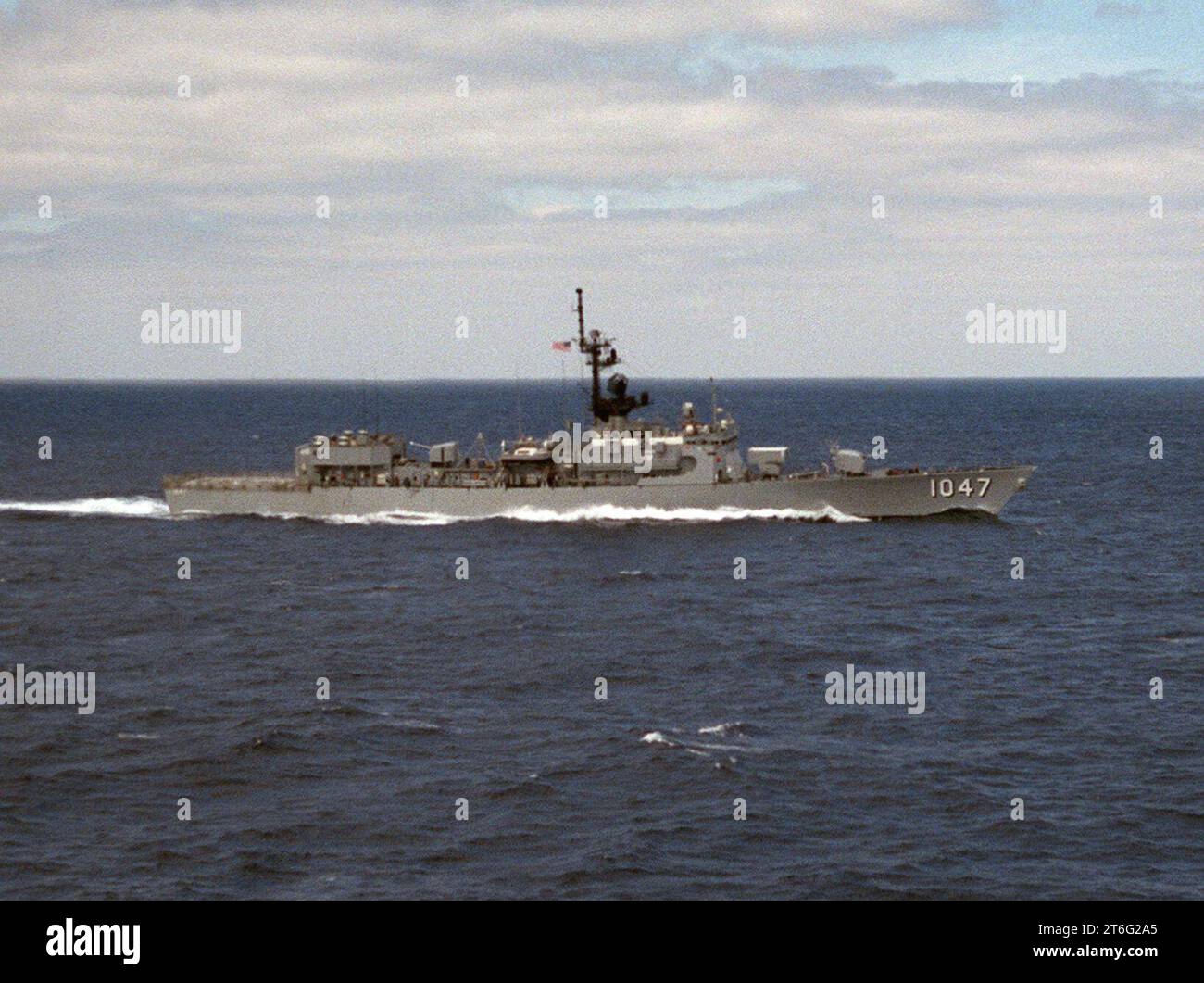 USS Voge (FF-1047) underway in the Atlantic Ocean on 30 August 1985 ...