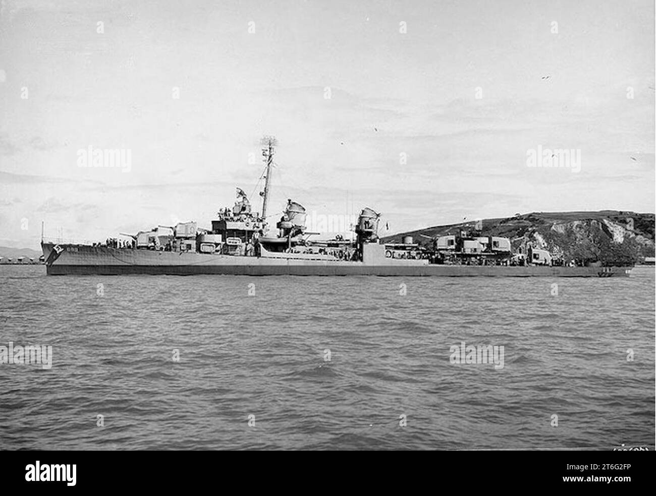 USS Wadleigh (DD-689) off the Mare Island Naval Shipyard, California ...