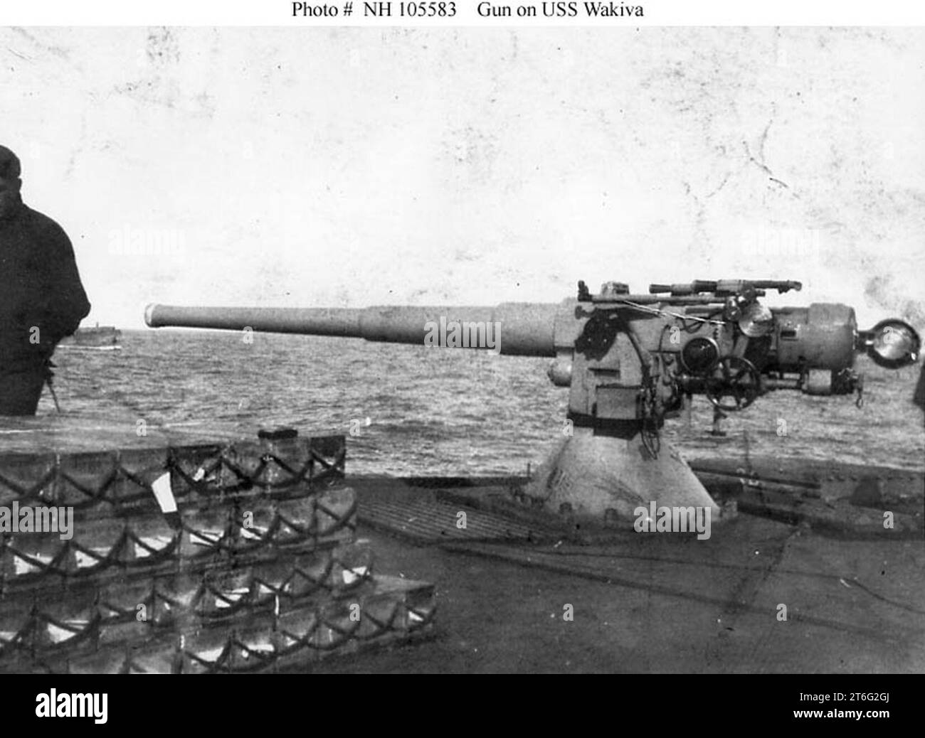 USS Wakiva (SP-160) gun Stock Photo - Alamy