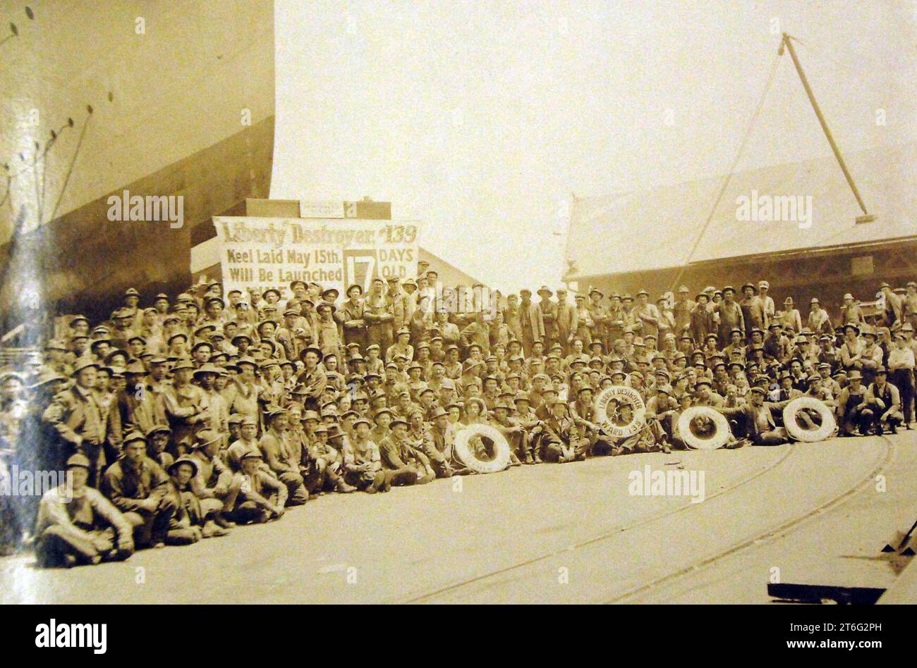 USS Ward (DD 139) construction and launching (26834488123 Stock Photo ...