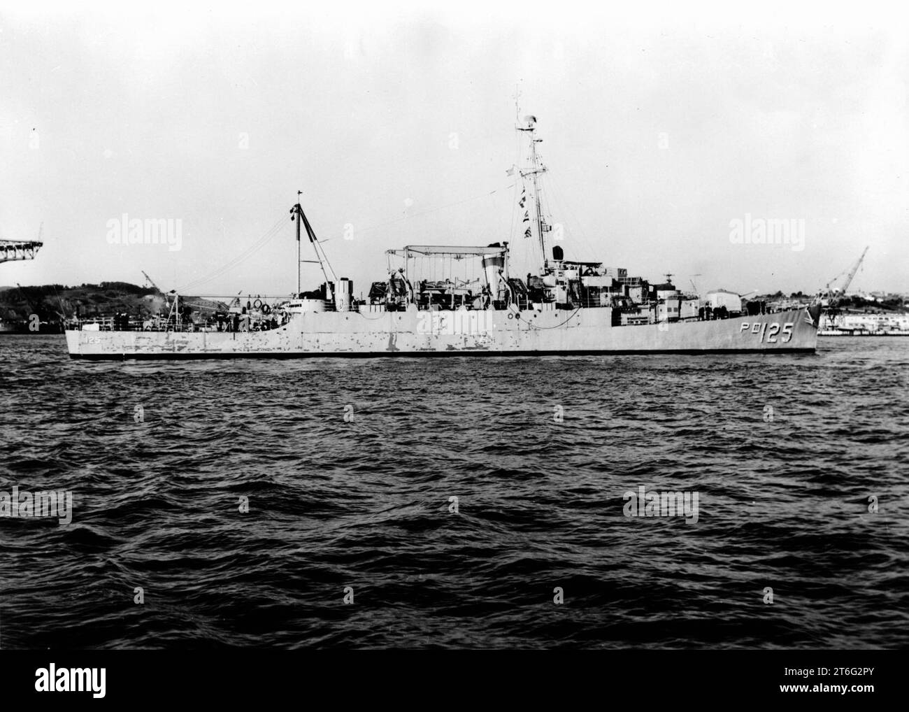 USS Wantuck (APD-125) off the San Francisco Naval Shipyard on 30 ...