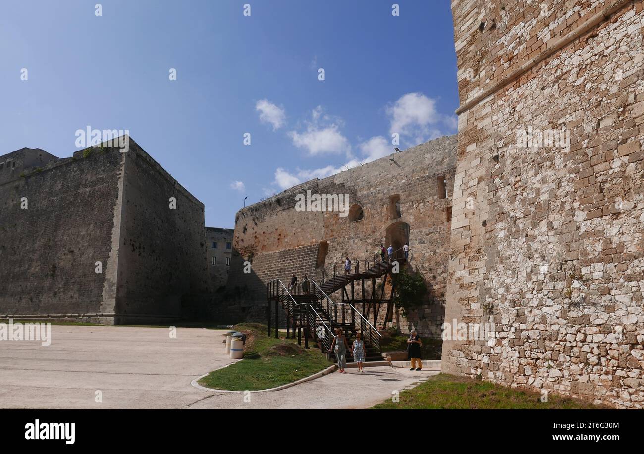 OTRANTO, ITALY - OCTOBER 3, 2023: People next to the ancient fortified ...