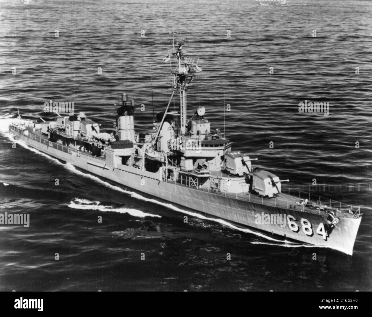 USS Wedderburn (DD-684) underway at sea, circa in the late 1950s Stock ...