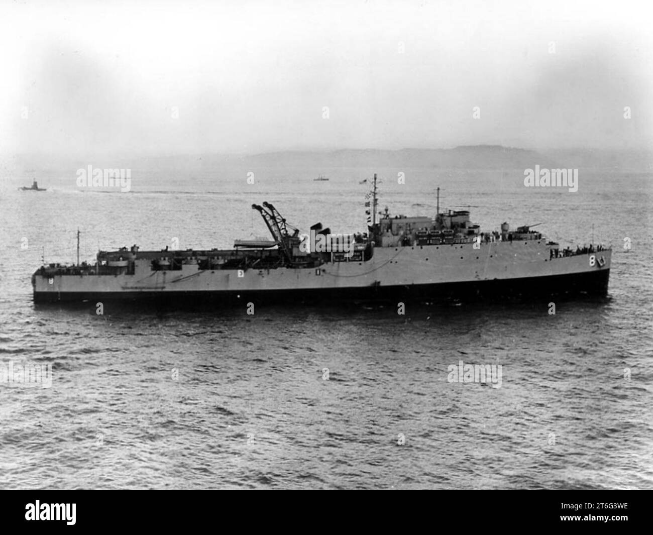 USS White Marsh (LSD-8) at sea in the 1950s Stock Photo - Alamy