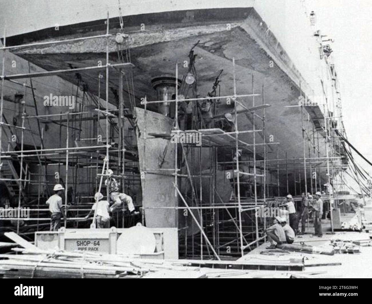 USS Whipple (DE-1062) in floating dry dock AFDM-5 at Naval Station ...
