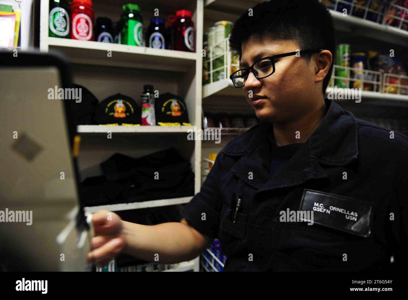 USS Winston S. Churchill action 150521 Stock Photo - Alamy