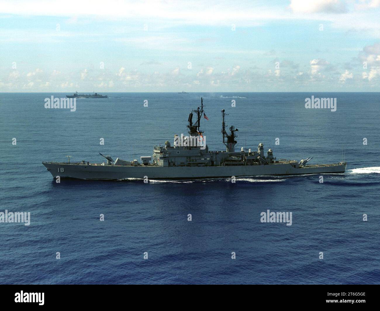 USS Worden (CG-18) underway in the Pacific Ocean on 1 August 1987 ...