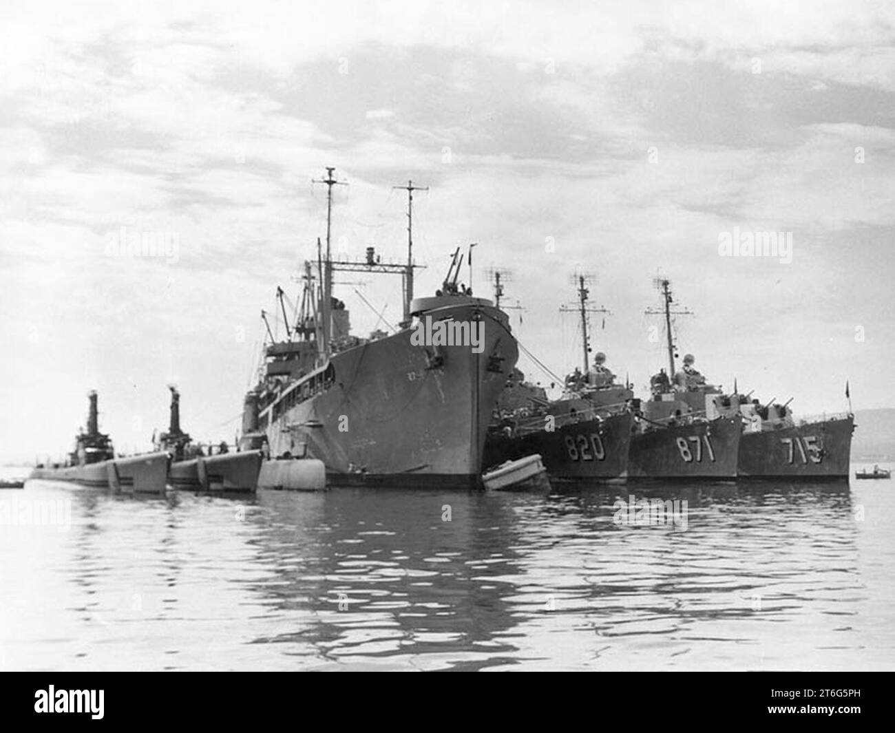 Uss yellowstone ad 27 Black and White Stock Photos & Images - Alamy