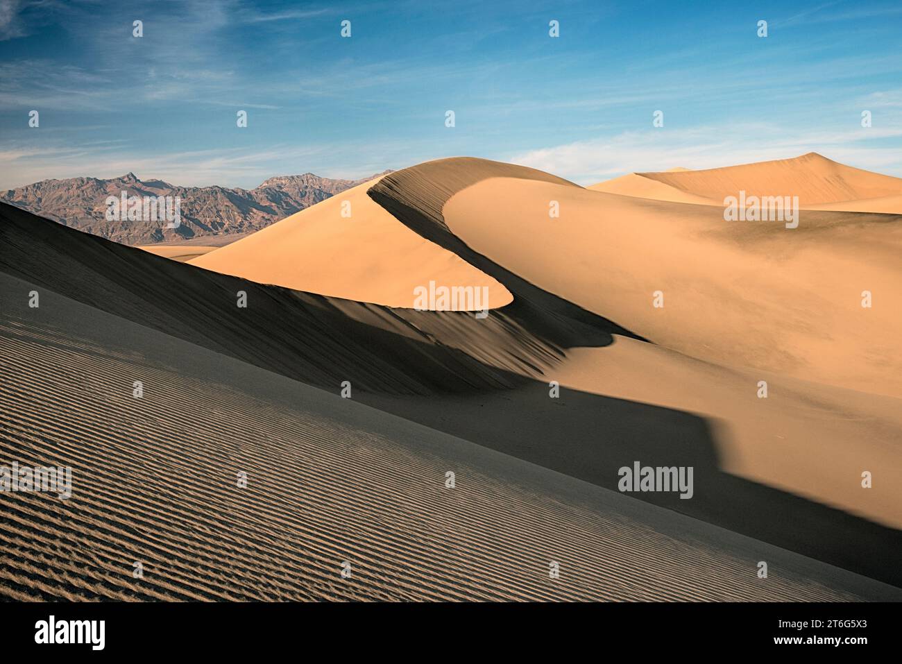 Death curve hi-res stock photography and images - Alamy