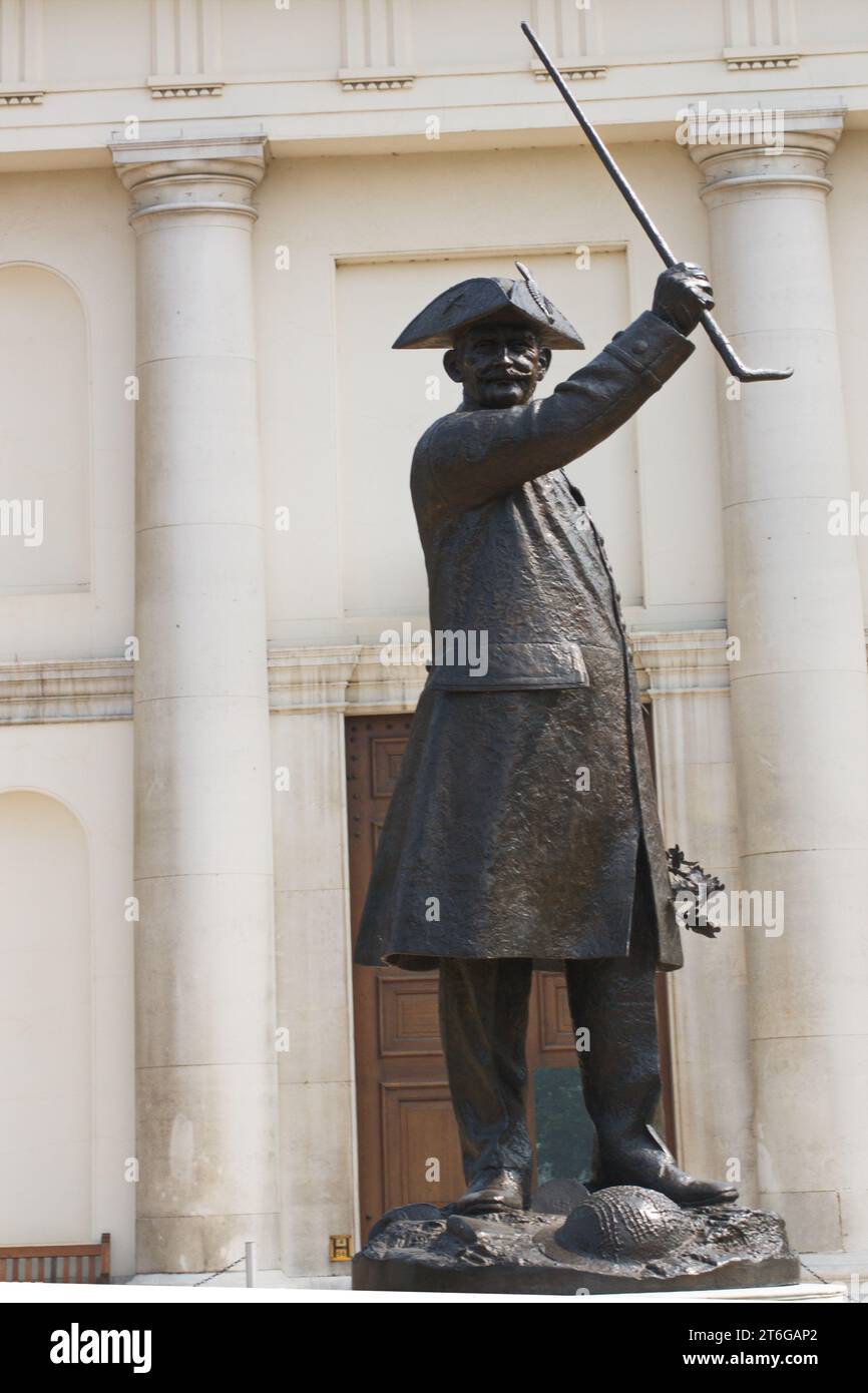 Uniform chelsea pensioner royal hospital hi-res stock photography and ...