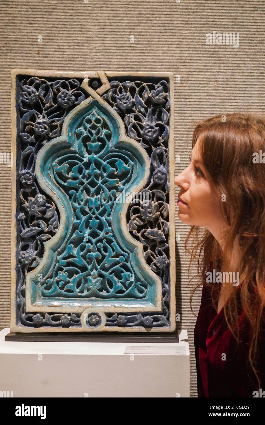 Timurid moulded pottery tile hi-res stock photography and images - Alamy