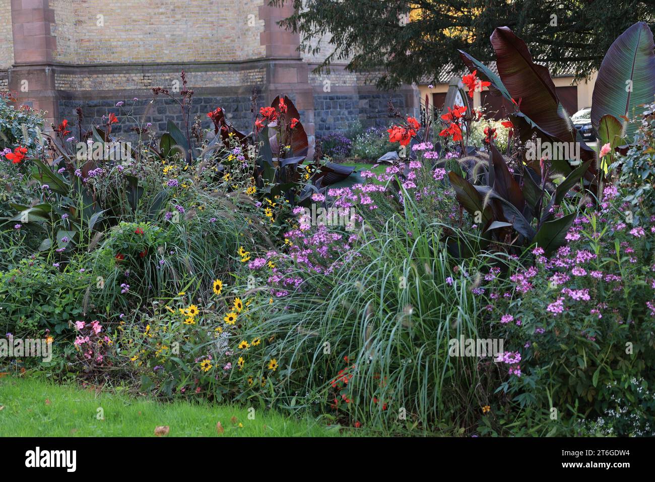 Impressionen aus dem Zentrum der Stadt Viernheim in Hessen Stock Photo ...