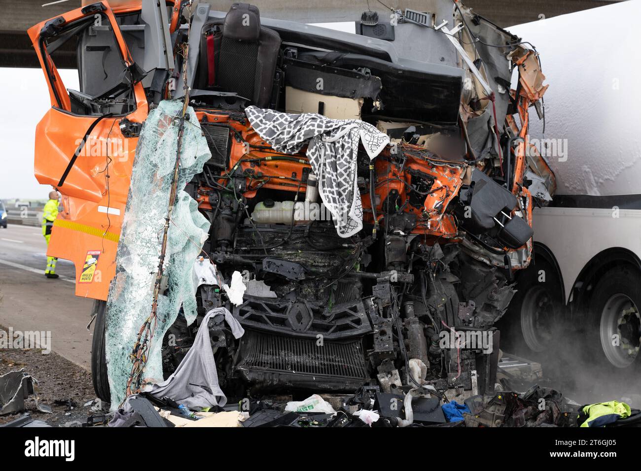 Wilsdruff, Germany. 10th Nov, 2023. A truck is stranded on the A4 after ...