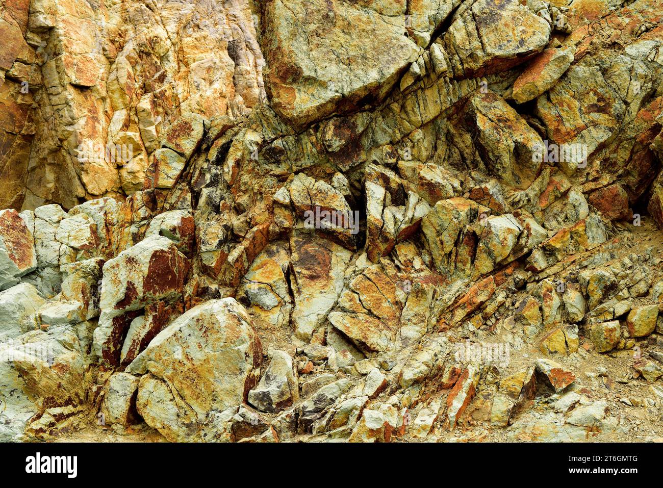 Los Azulejos, hydrothermal alteration of volcanic rocks with presence ...