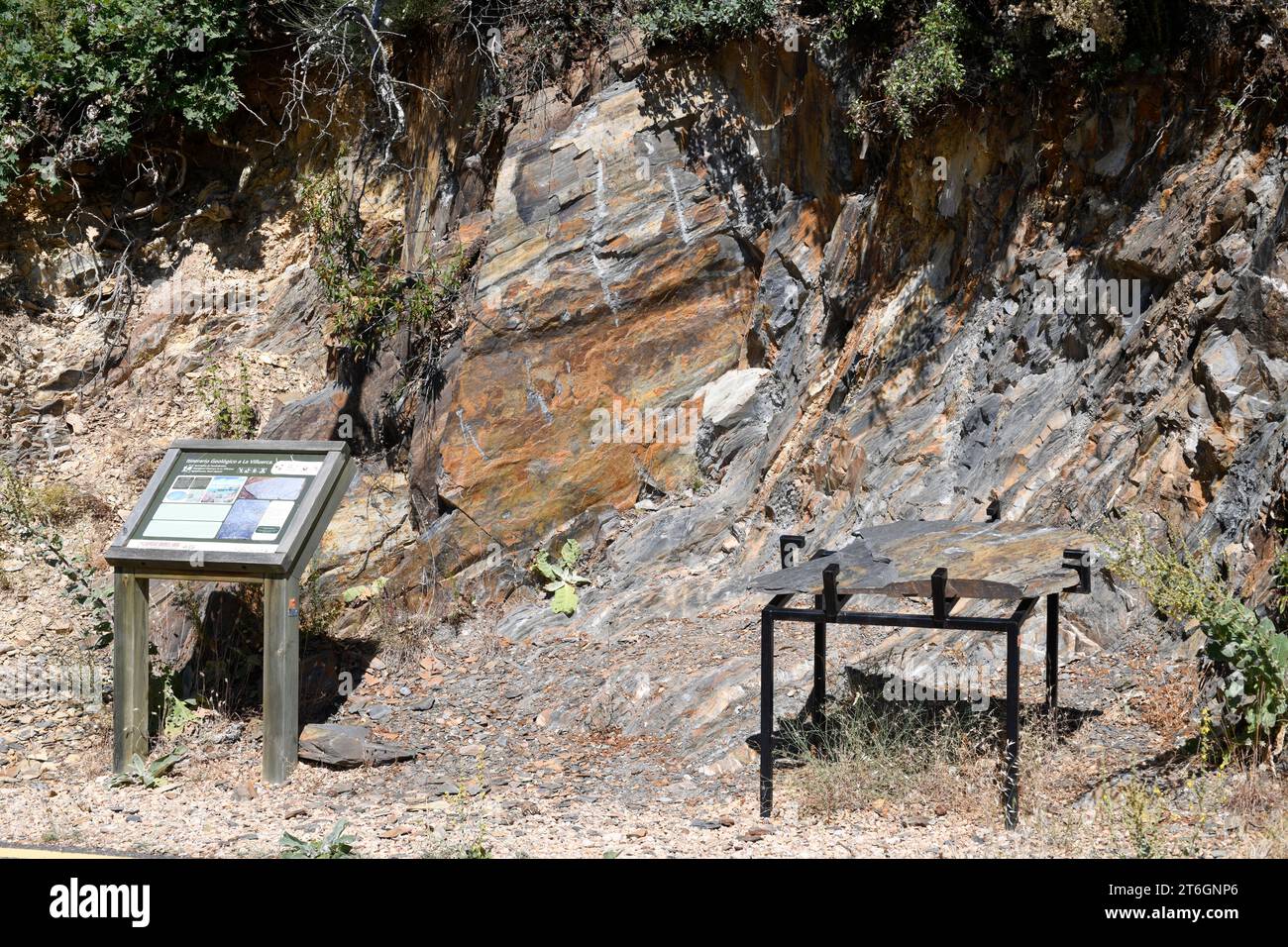 Black lutite hi-res stock photography and images - Alamy