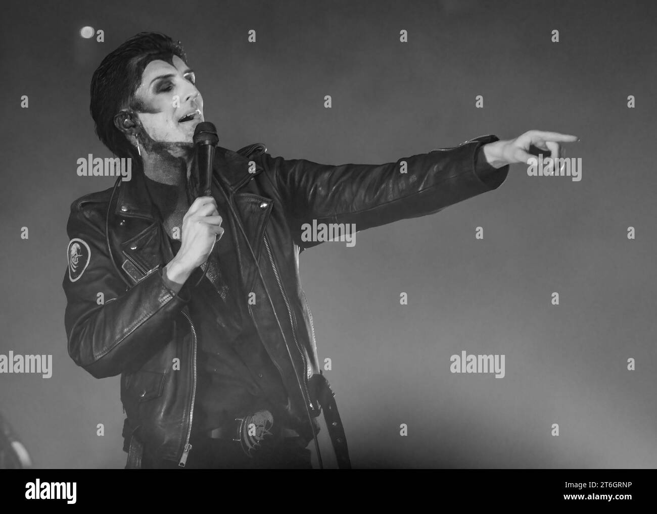 Lead vocals will gould creeper hi-res stock photography and images - Alamy