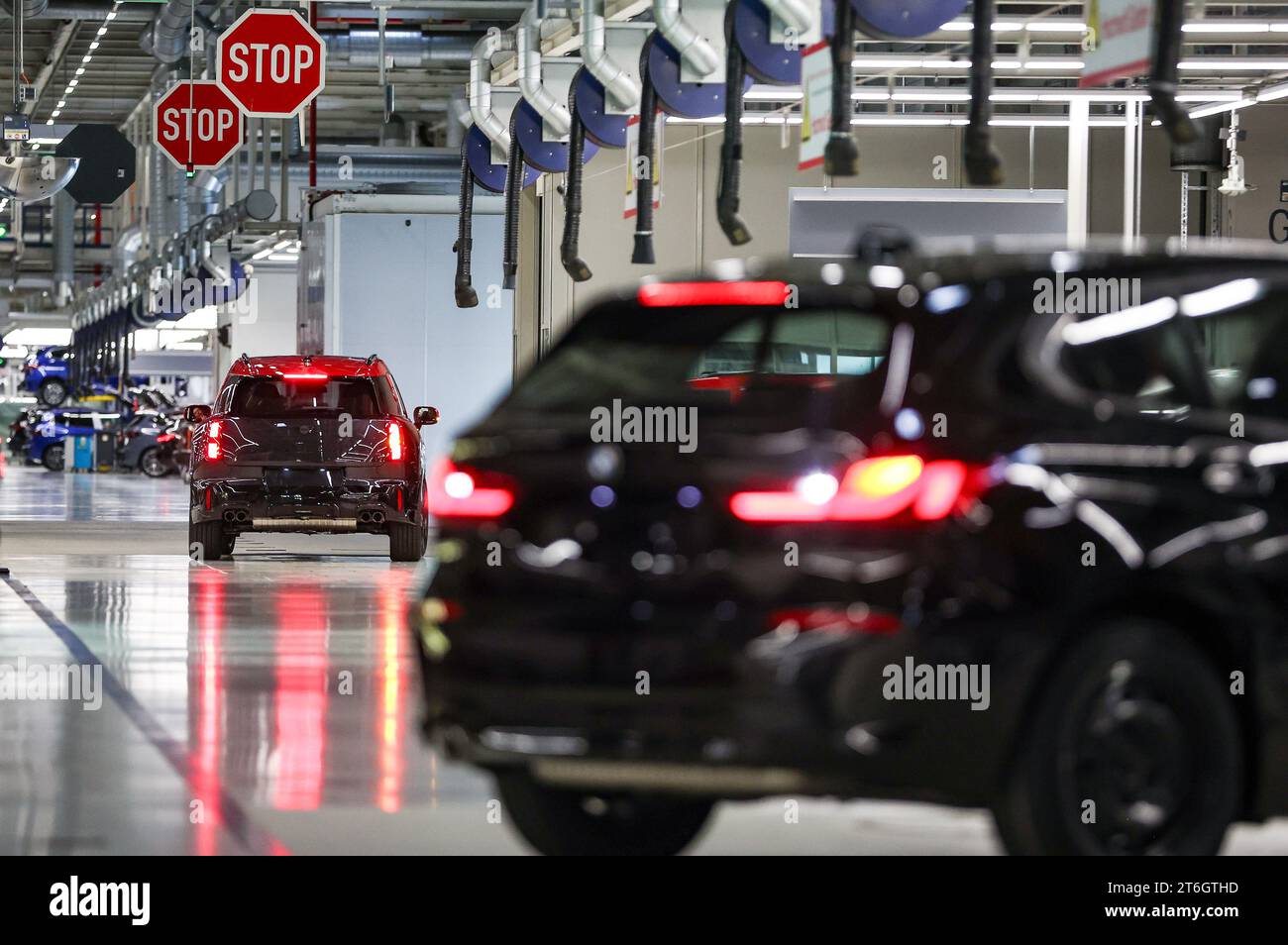Bmw mini production line hi-res stock photography and images - Alamy
