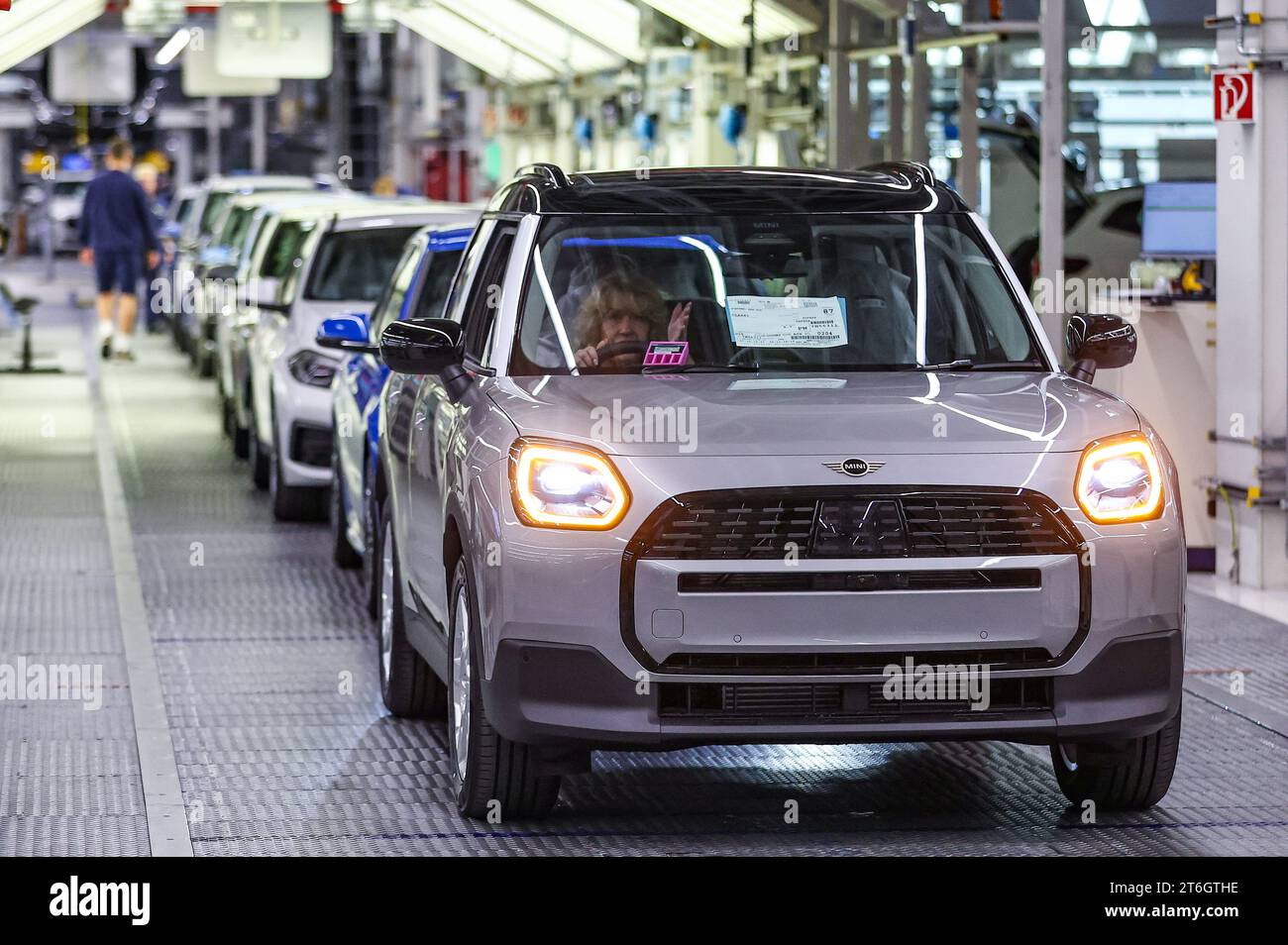 Bmw mini production line hi-res stock photography and images - Alamy