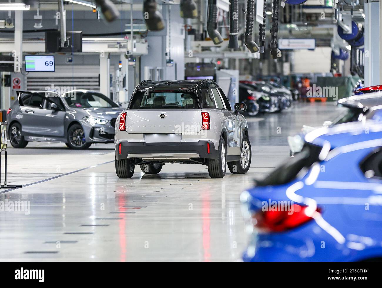 Bmw mini production line hi-res stock photography and images - Alamy