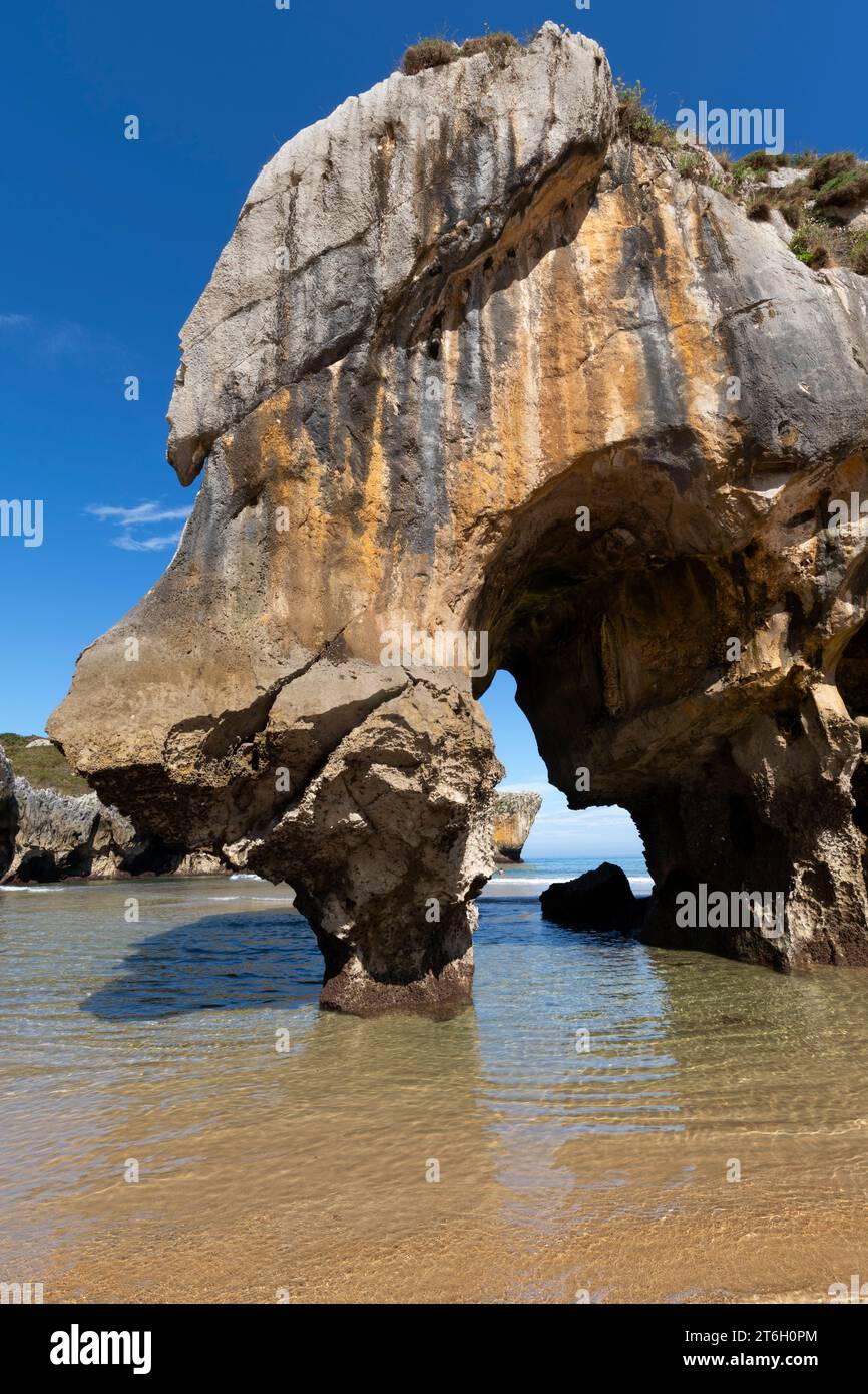 Sea arch at Playa Cuevas del Mar, Asturias, Spain Stock Photo - Alamy
