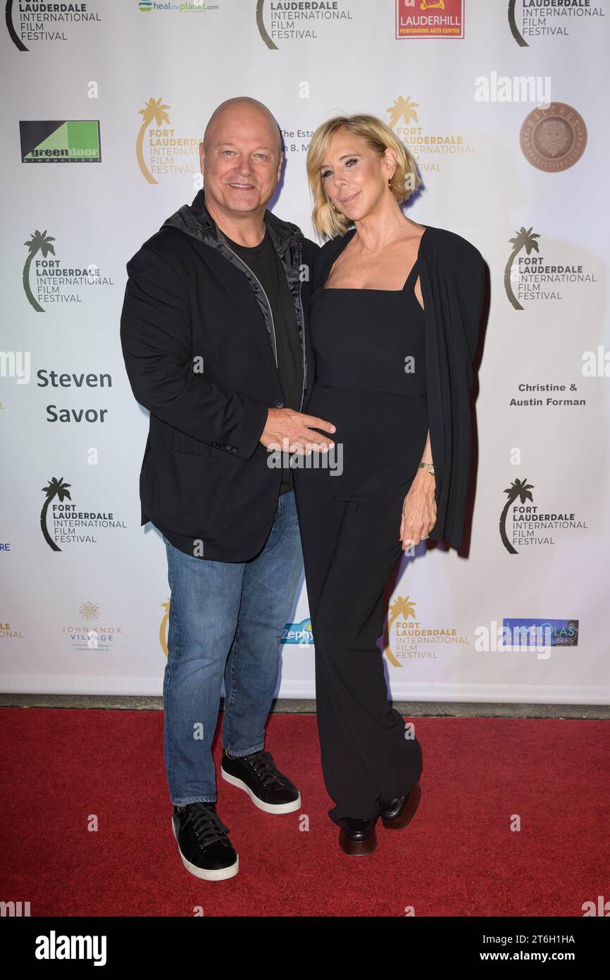 Michael chiklis and michelle moran hi-res stock photography and images ...