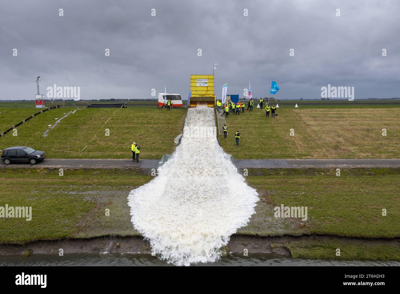 FINSTERWOLDE - Drone photo A large wave simulator simulates storm-force ...