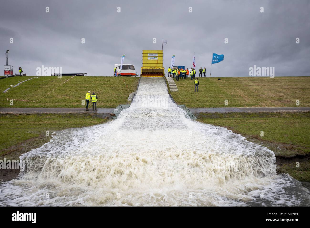 FINSTERWOLDE - Drone photo A large wave simulator simulates storm-force ...