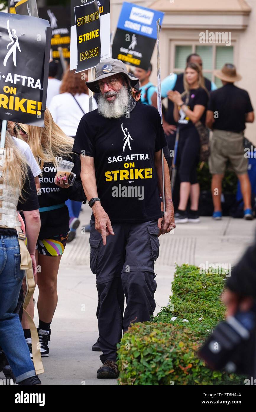 Celebrities at the SAG-AFTRA picket line in Los Angeles, California ...