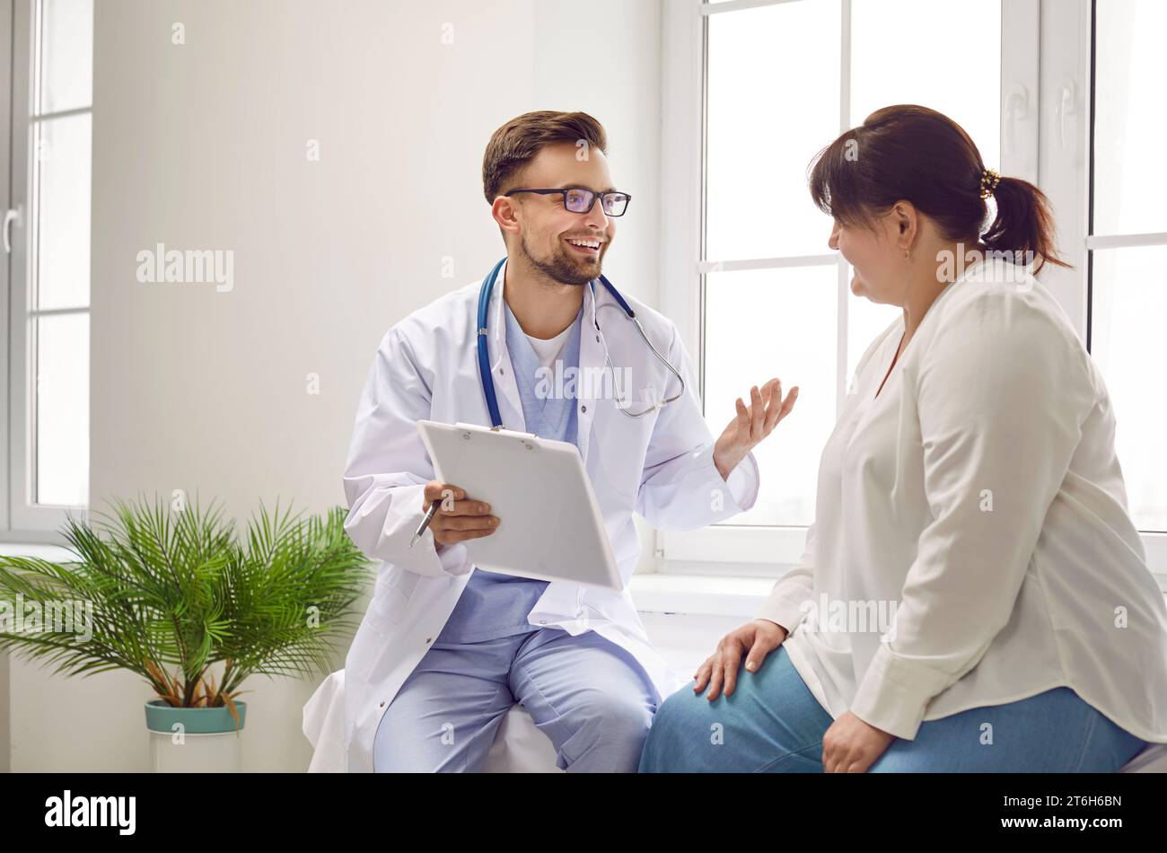 Fat patient doctor office hi-res stock photography and images - Alamy