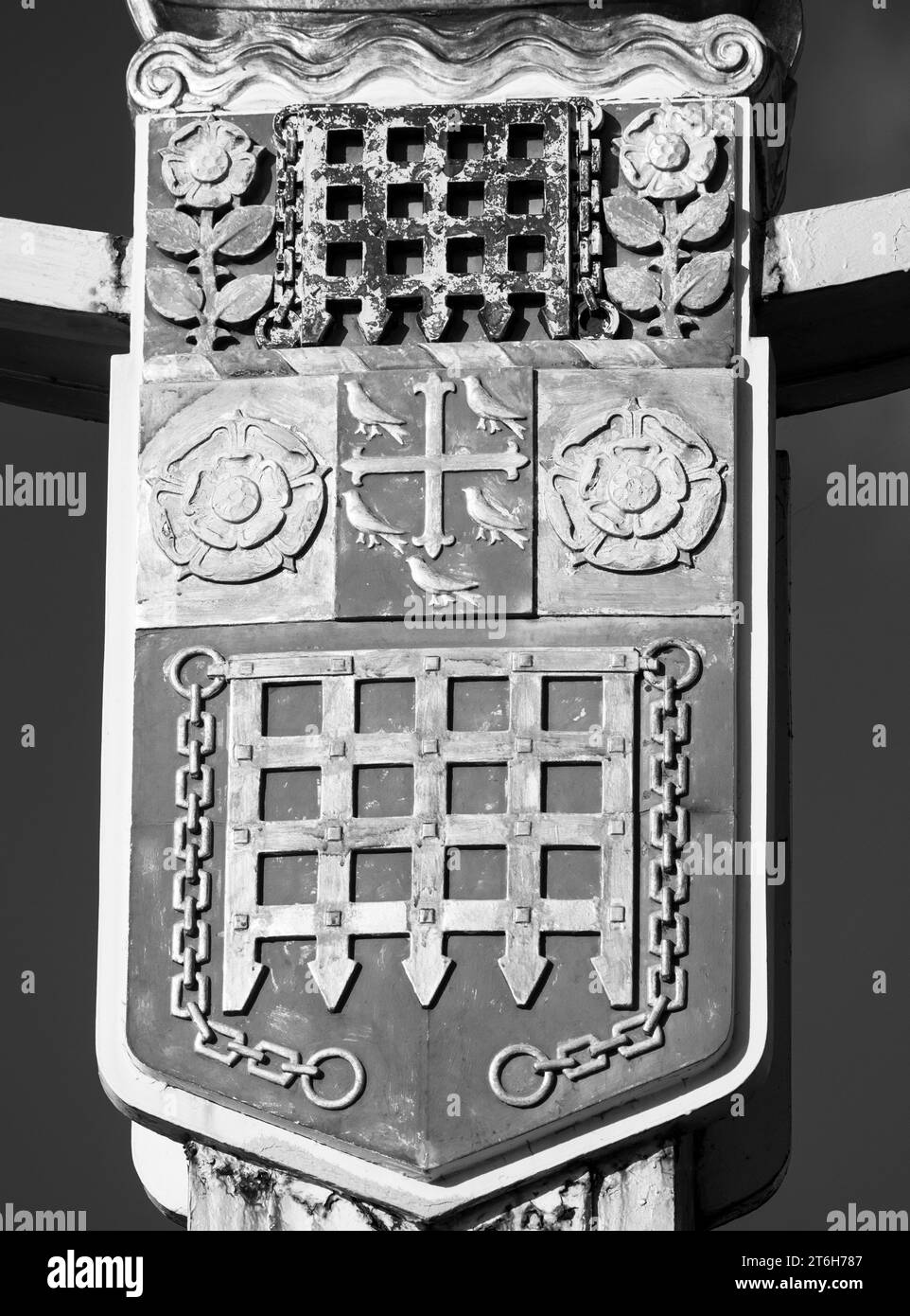 Coat of arms uk Black and White Stock Photos & Images - Alamy