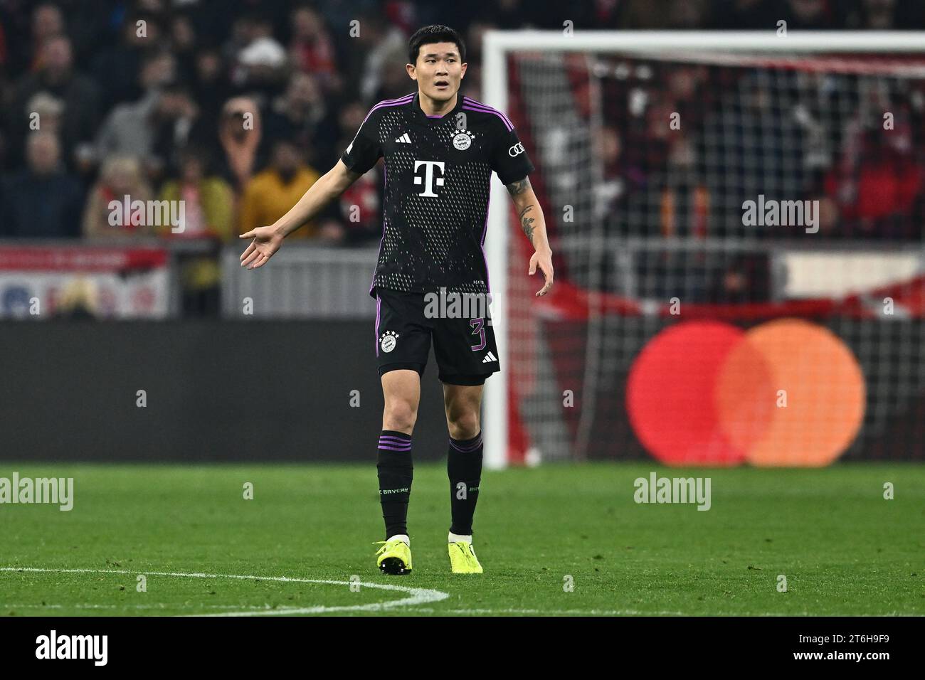 MUNICH, GERMANY - NOVEMBER 8: Kim Min-jae of Bayern Munich during the UEFA Champions League ...