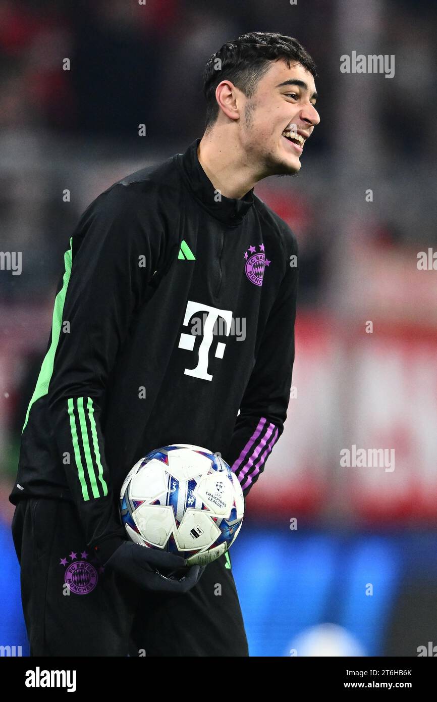 MUNICH, GERMANY - NOVEMBER 8: Aleksandar Pavlovic of Bayern Munich ...