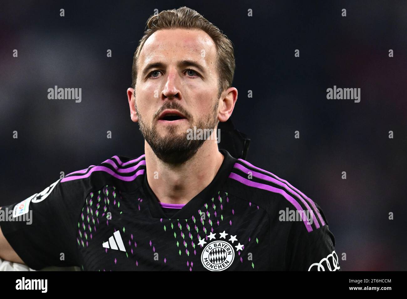 MUNICH, GERMANY - NOVEMBER 8: Harry Kane of FC Bayern Munchen looks on ...